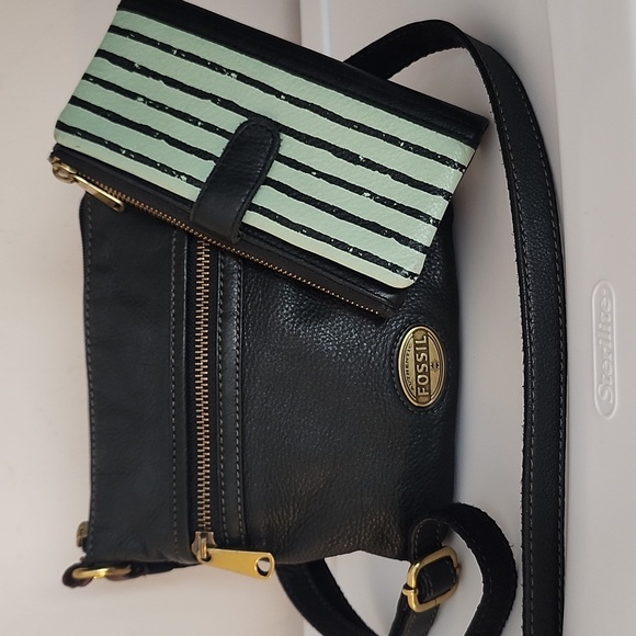 Fossil | Bags | Fossil Explorer Leather Crossbody Wfree Fossil Wallet ...